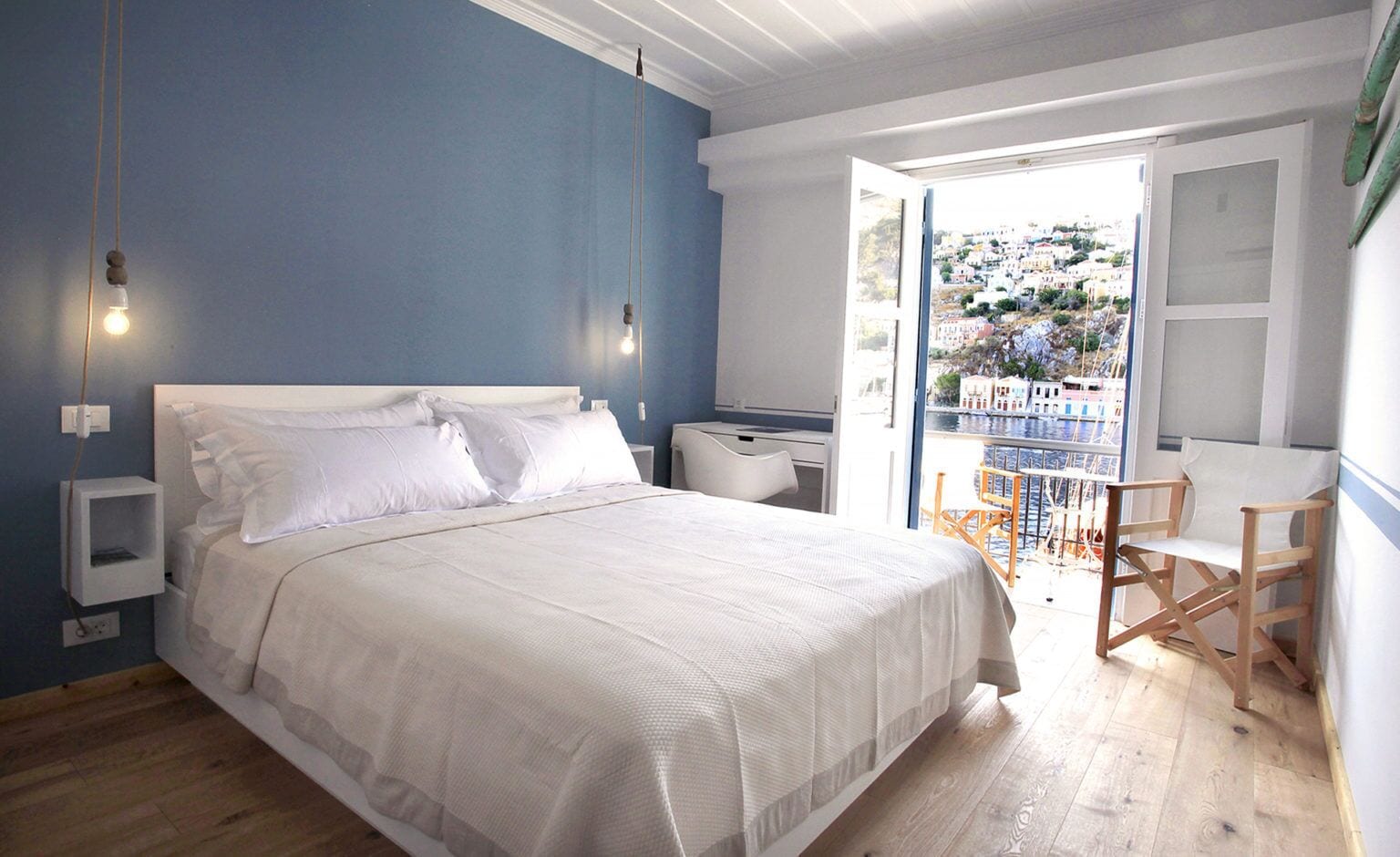 Quarto casal, sacada | Cofres nos quartos