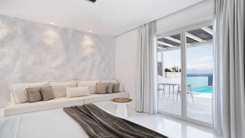 Suite Executiva, piscina privativa, vista para o mar | Roupa de alta qualidade, minibar, cofre no quarto