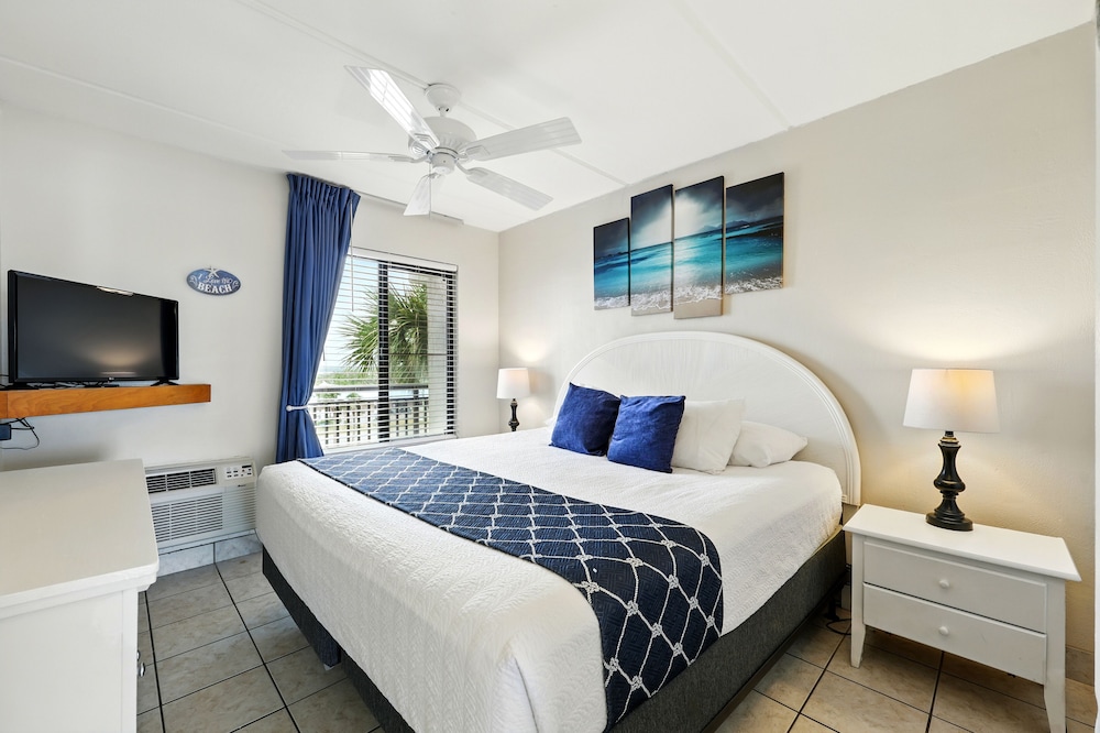 Beacher's Oceanfront Balcony Suite With Onsite Front Desk And Staff - Matanzas State Forest, St. Augustine