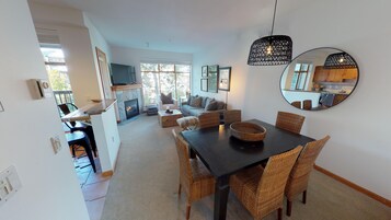Condo, 2 quartos, 2 banheiros (005) | Opções para refeição no quarto