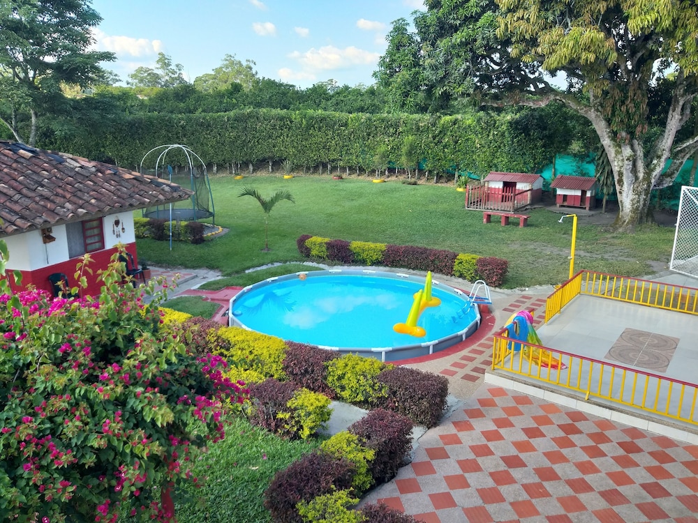 Los Alpes - La Tebaida