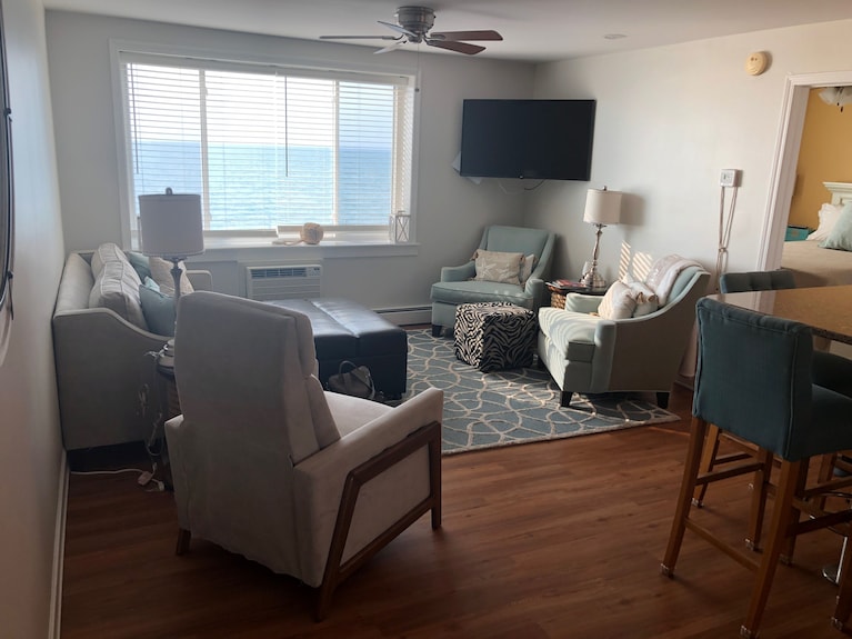 ビーチフロントレイクビューミシガン湖のコンドミニアム-プライベートビーチ、温水プール、サンデッキ! - サウス・ヘブン, MI