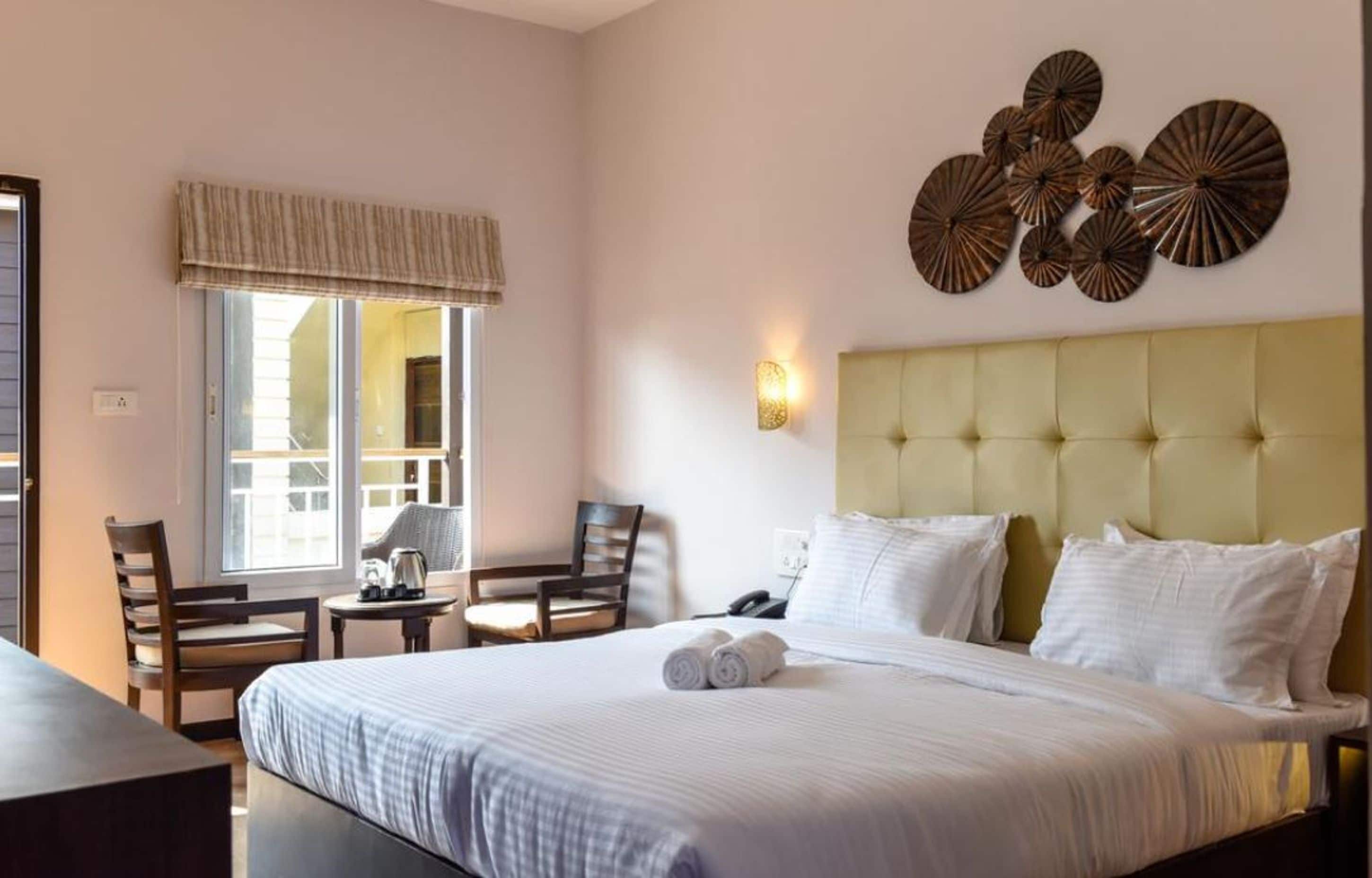 Frigobar, cofres nos quartos, quartos à prova de som, Wi-Fi de cortesia