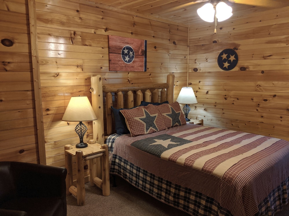 All The Amenities You Need For R&r And/or Fun, Can Sleep 18, Game Room. - Gatlinburg, TN