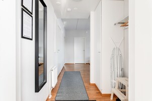 Apartamento Standard, 2 quartos, sauna | Secretária adequada para computadores portáteis 