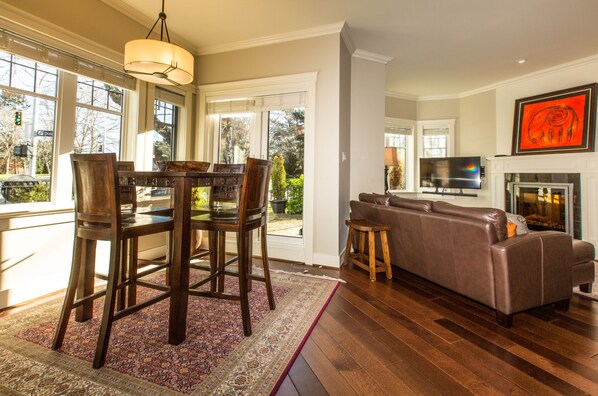 Triple Tiered Townhouse-1800 sq ft Corner Brownstone by Beacon Hill ...