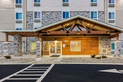 WoodSpring Suites Colton