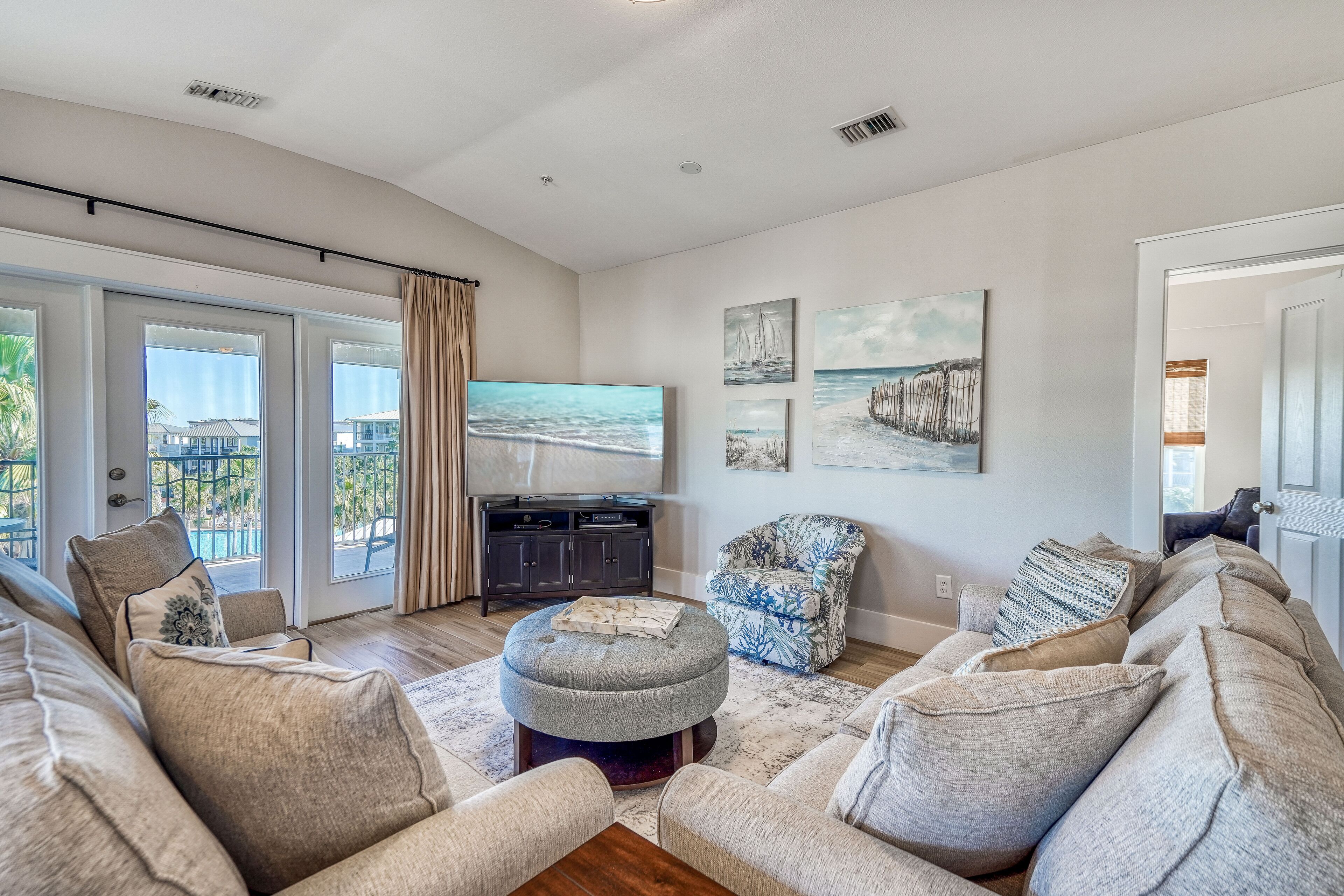 Penthouse Perfection W/ Private Elevator, Lagoon Pool Views, & 6 Bikes Included - Rosemary Beach, FL