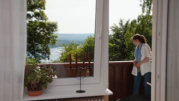 Apartamento, vista para o lago | Varanda