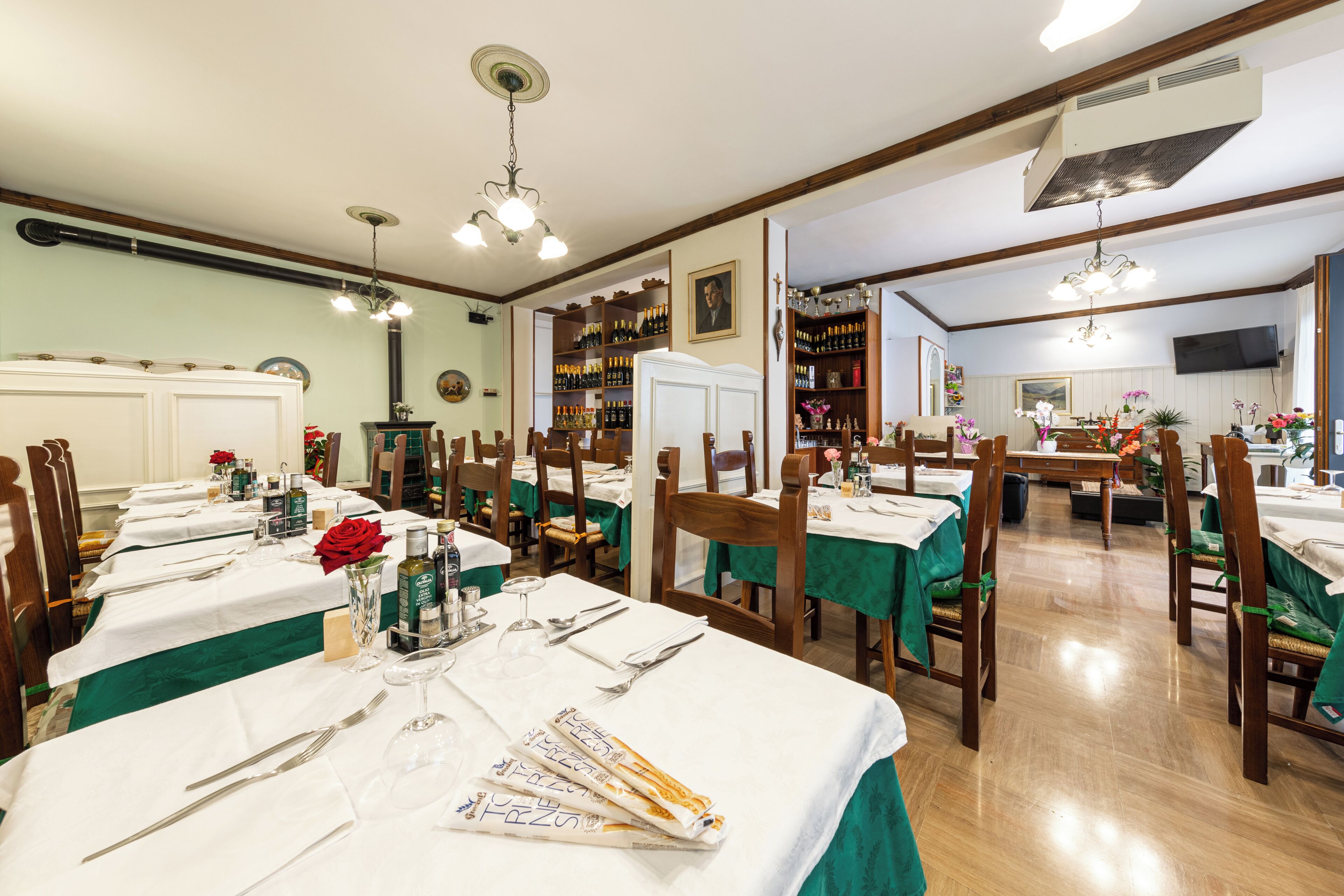 Café da manhã com buffet grátis todos os dias