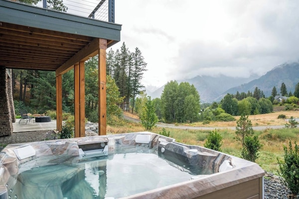 Lookout Lodge || Family Friendly W\/ Hot Tub, +4100sf - Leavenworth, WA