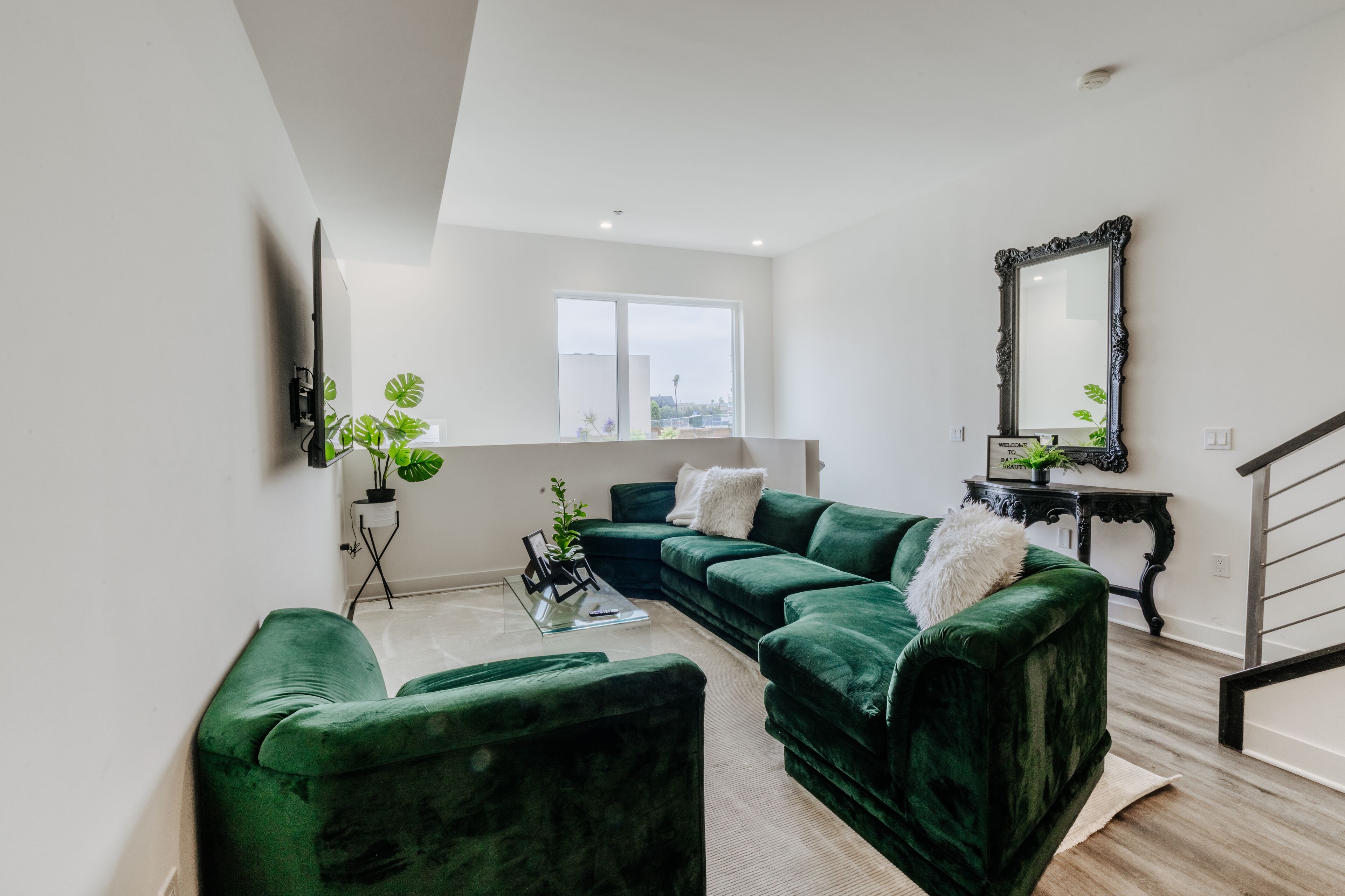 Sunny Sd 3br Townhouse With Private Baths, Downtown Views, Walk To Balboa Park! - Coronado, CA