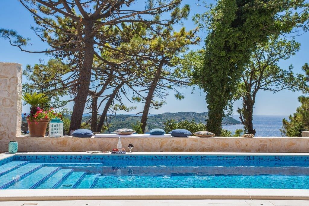 Piscina exterior sazonal, espreguiçadeiras 