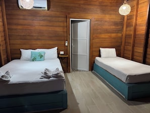 Quarto Triplo Standard | Cofre no quarto, Wi-fi grátis, roupa de cama fornecida