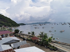 Na praia, areia branca 