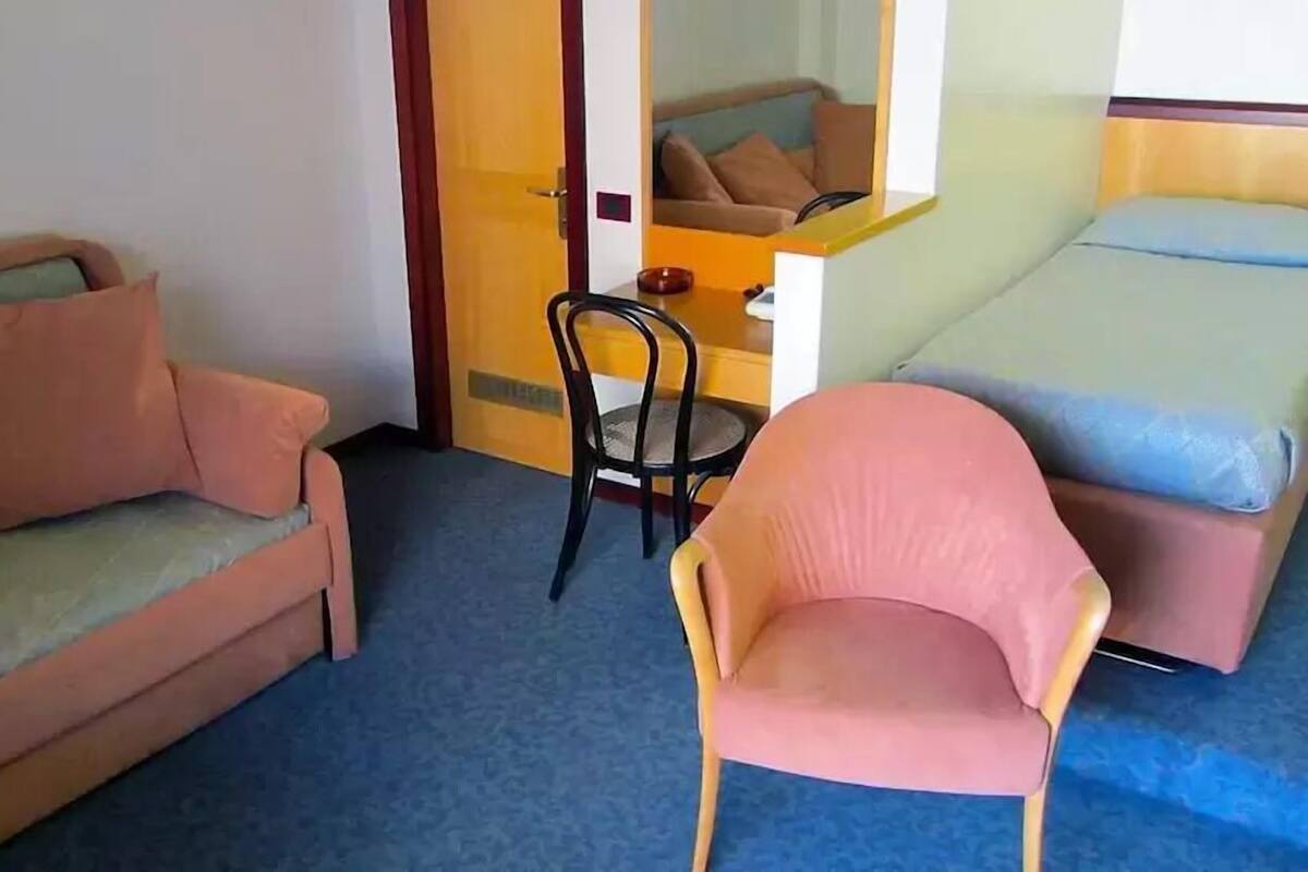 Cofre no quarto, cortinas/cortinados opacos, quartos insonorizados 