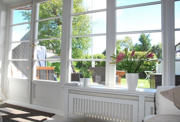 Apartamento (Haus Freischwimmer Sylt, Wohnung STRA) | Sala | Televisor 