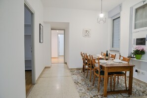 Apartamento, 3 quartos, 2 banheiros | Área de estar