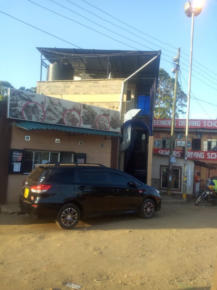 Platinum Bar Lodge - Nairobi