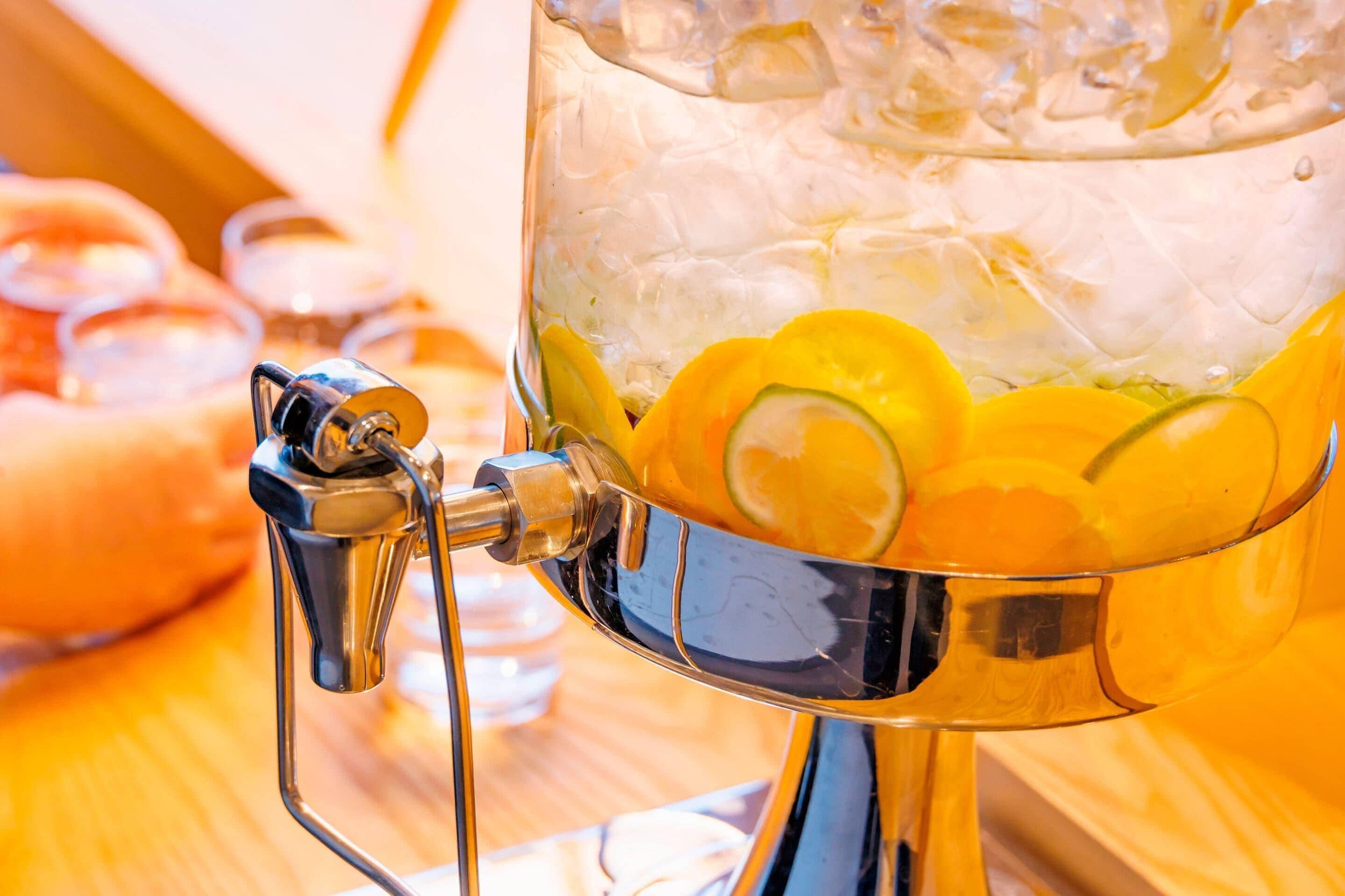 Café da manhã com buffet grátis todos os dias