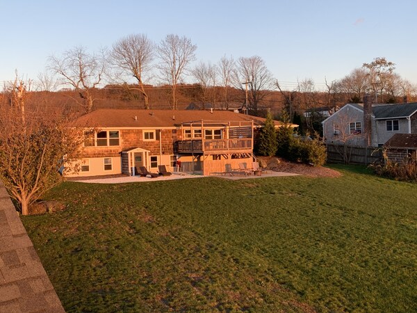 Coastal Charm And Sunsets! - Tiverton, RI
