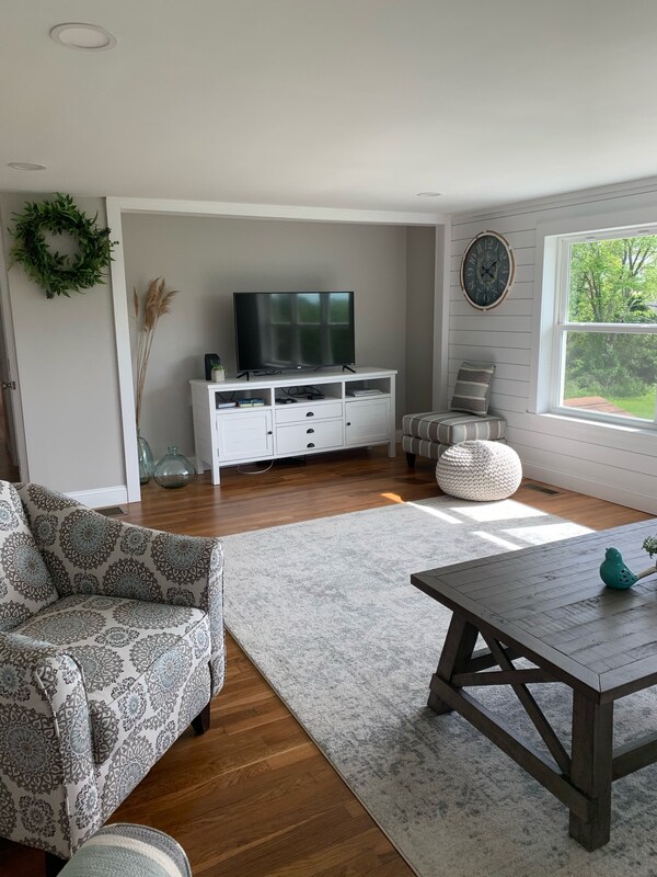 Coastal Charm And Sunsets! - Fall River, MA