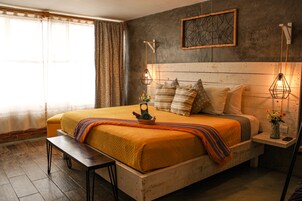 Quarto Deluxe, vista para a montanha | Roupa de alta qualidade, edredões de penas, camas de colchão pillowtop 