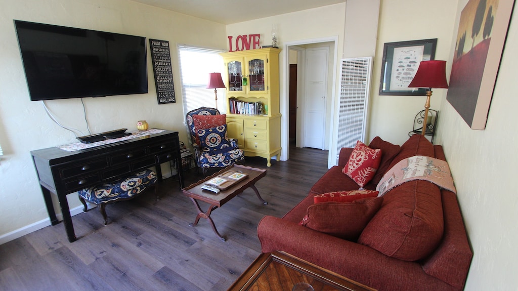 Cute Wine Country Cottage With Big Back Yard For Entertaining - Lompoc, CA