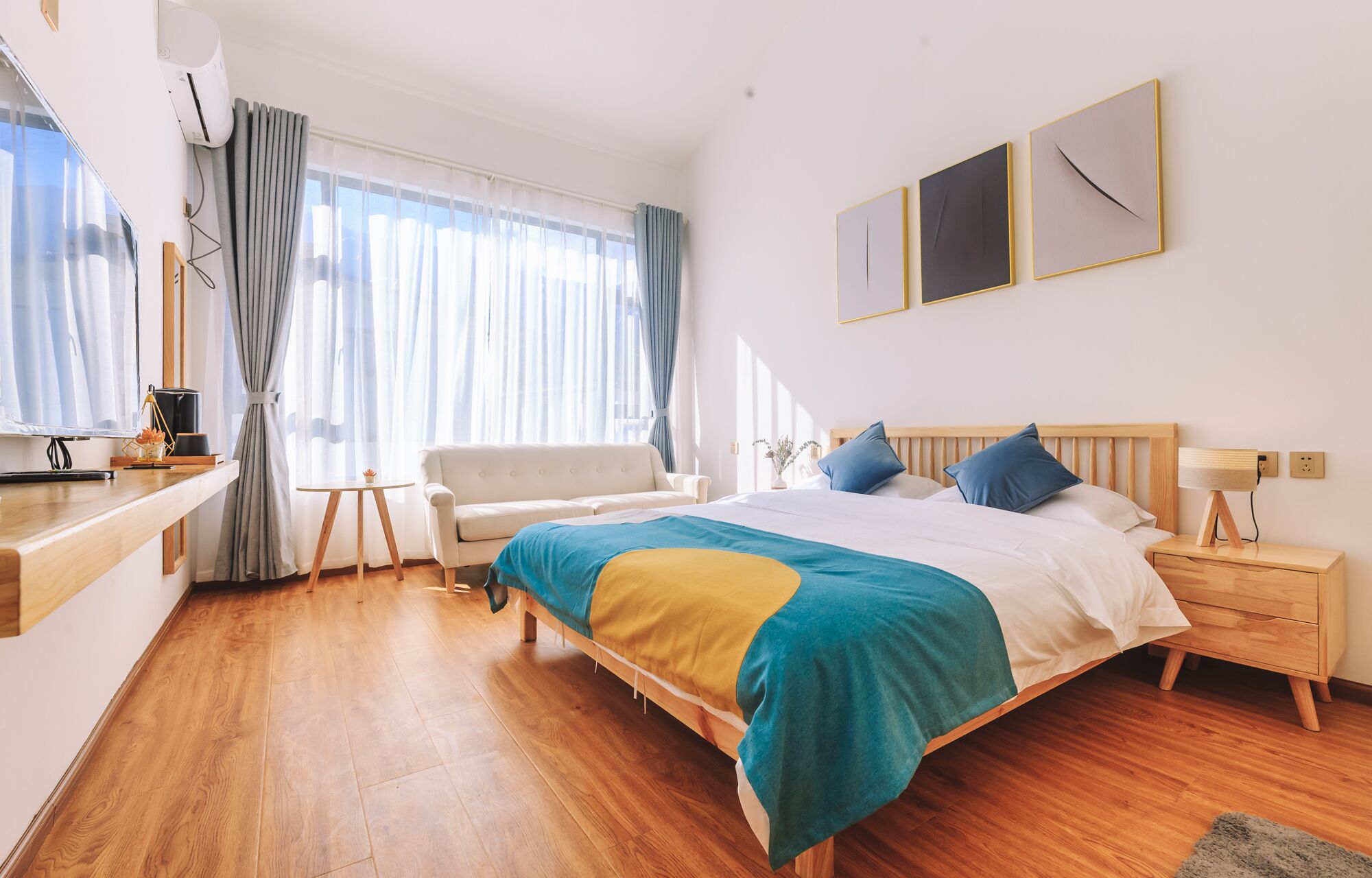 Quarto Individual | Roupa de alta qualidade, camas de colchão pillowtop 