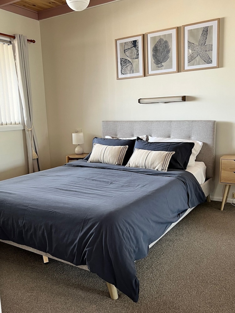 Seaside Landing - Vacation Beach House - Port Macdonnell