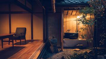 Casa (Private Vacation Home, Open-air Bath) | Vista do quarto