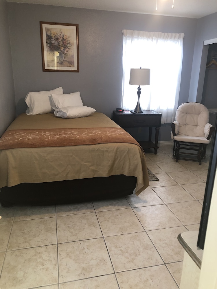 Larger Piece Of Heaven Near Lackland Air Force Base