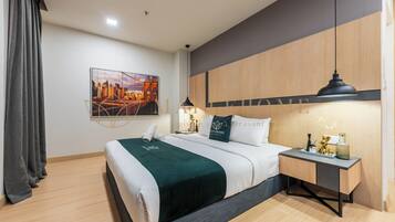 Suíte real, 2 quartos, sacada | Escrivaninha, cortinas blackout, ferros/tábuas de passar roupa