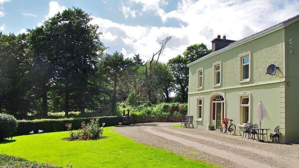 Shannon View 3 Bed Farm House With Private Parking - County Clare