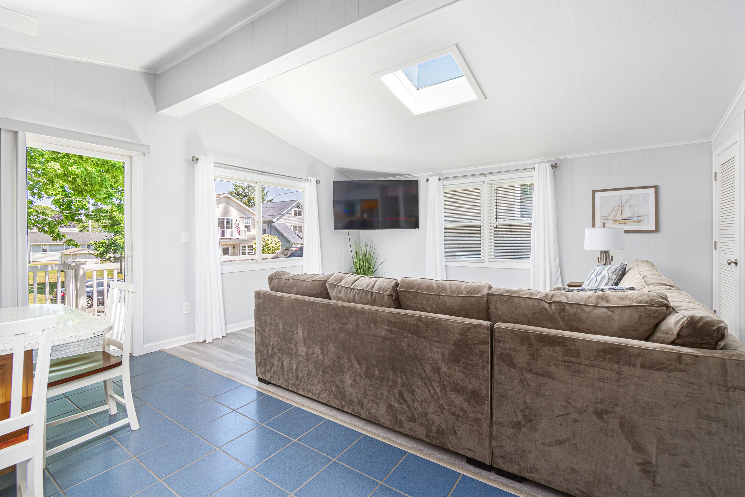 Walk To Beach 1/4 Mile, Central A/c, Modern! - Rhode Island