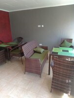 Café da manhã, almoço e jantar; local e internacional 