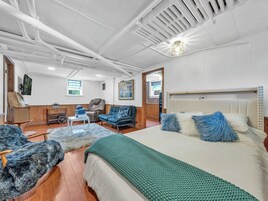 Quarto Clássico | Roupa de alta qualidade, com decoração personalizada 