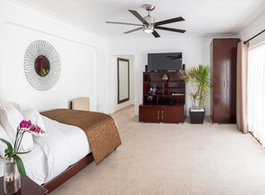 Suíte superluxo | 1 quarto, edredons de pluma, espaço de trabalho para notebook