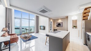 Quarto (A_201) | Sala de estar | Smart TV, piso aquecido 