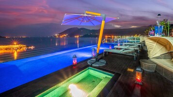 Piscina exterior sazonal 