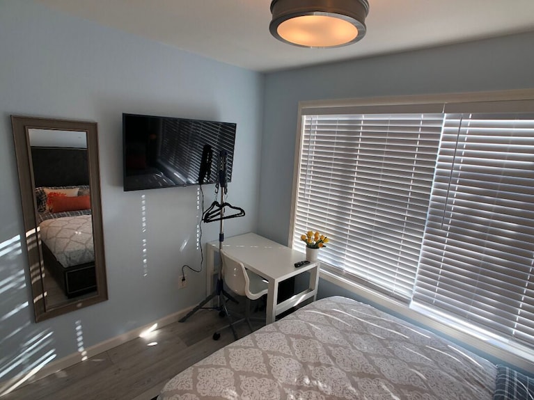 Elegant Charming Unit Close To Everything - Belmont, CA