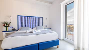 Camera Blu | Roupa hipoalergénica, minibar, cofre no quarto, secretária