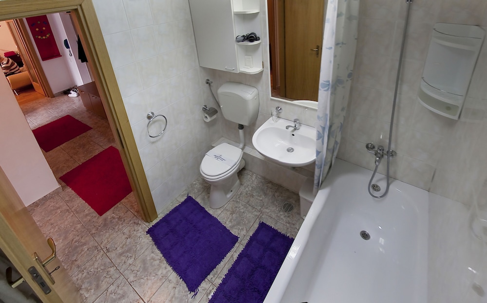 Lahovari - 1 Bedroom Apartment In The City Center - Bucharest