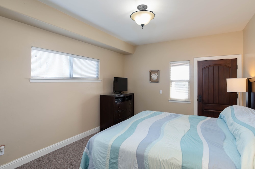 *Shellebration! Huge Beach House, Steps From The Sand! Perfect For Any Family... - Oceano, CA
