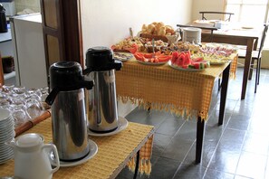 Pequeno-almoço tipo buffet diário incluído