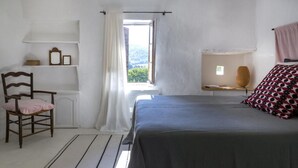 Suite Familiar | Secretária, ferro/tábua de engomar, berços/camas para crianças grátis 