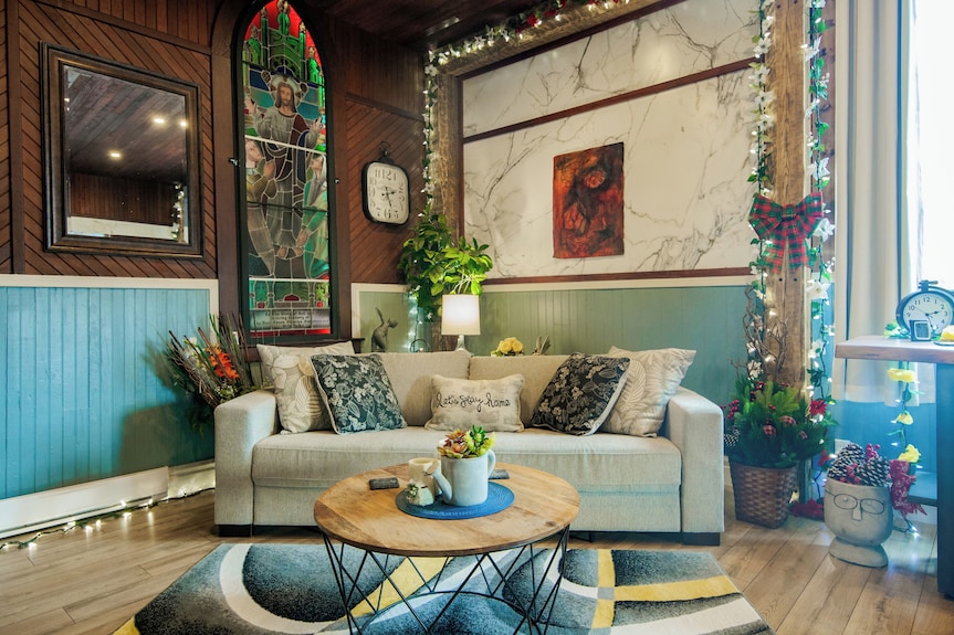 Former Church Converted To Open Concept Home. 25 Minutes From Halifax Airport - Nova Scotia