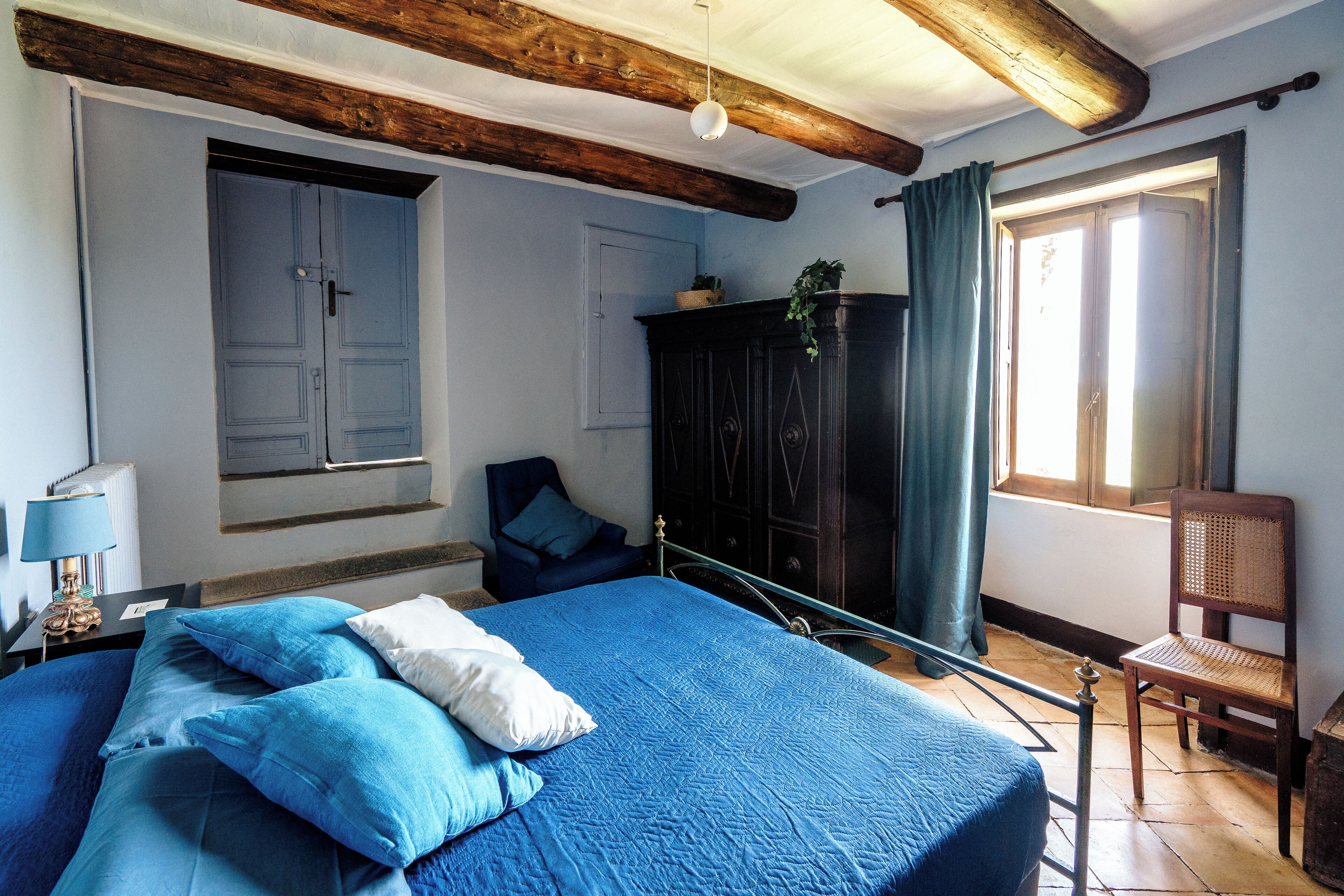 Quarto Triplo Deluxe, vista para o mar, no rés do chão | Roupa de alta qualidade, edredões de penas 