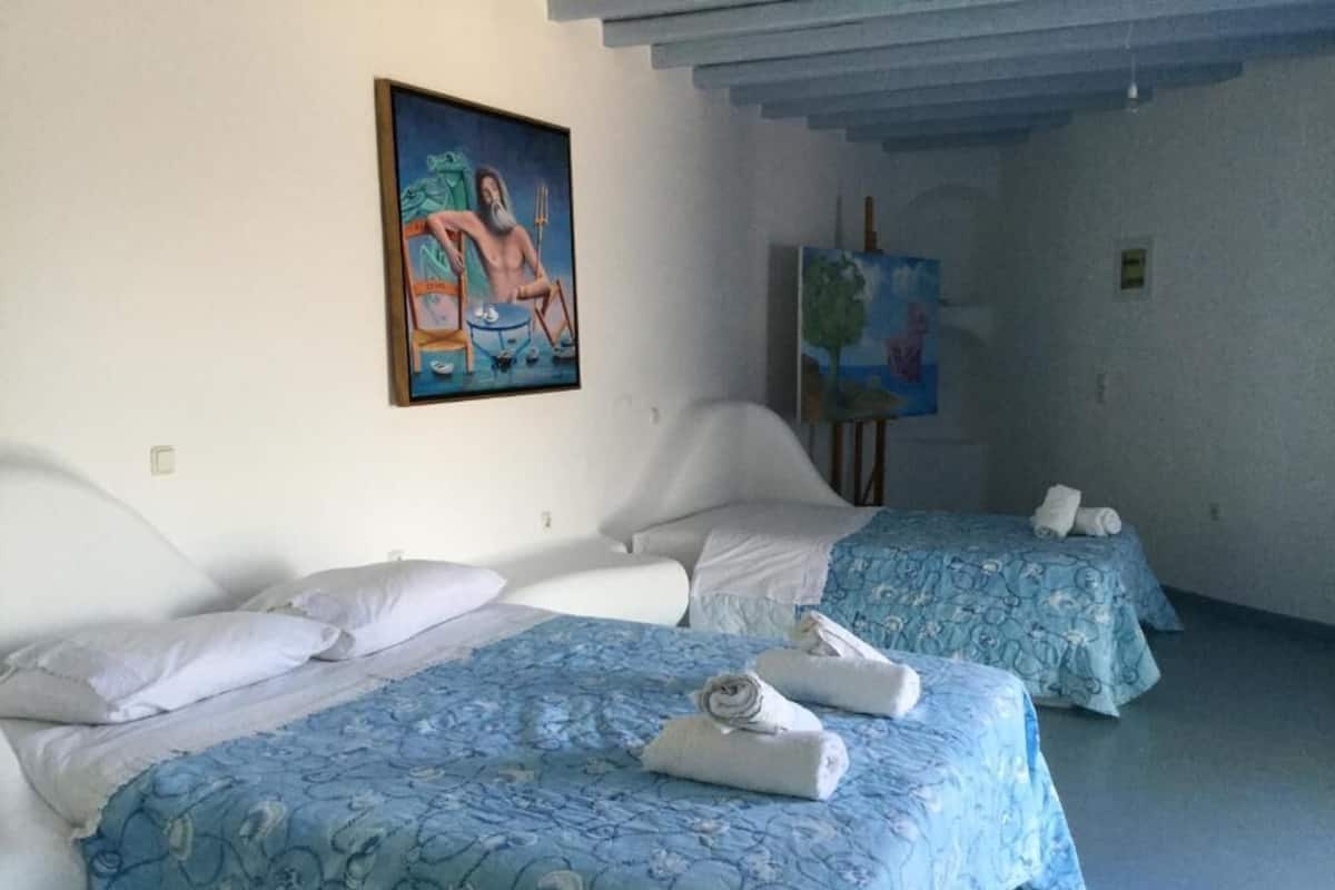 Estúdio família, piscina particular, vista para o mar | Cofres nos quartos, ferros/tábuas de passar roupa, Wi-Fi de cortesia