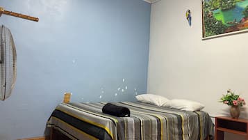 Quarto Duplo Básico | Wi-fi grátis, roupa de cama fornecida